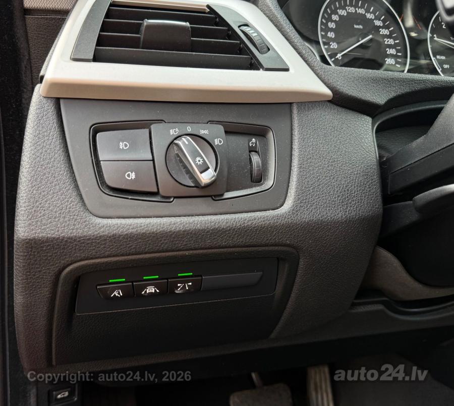 Sarkans BMW 3 Series 2014 Tallina, ar dzinēja tilpumu 2.00 L un nobraukumu 261 tūkst. km par 9990 €, foto 15 vietnē AUTOMOTO.COM.LV