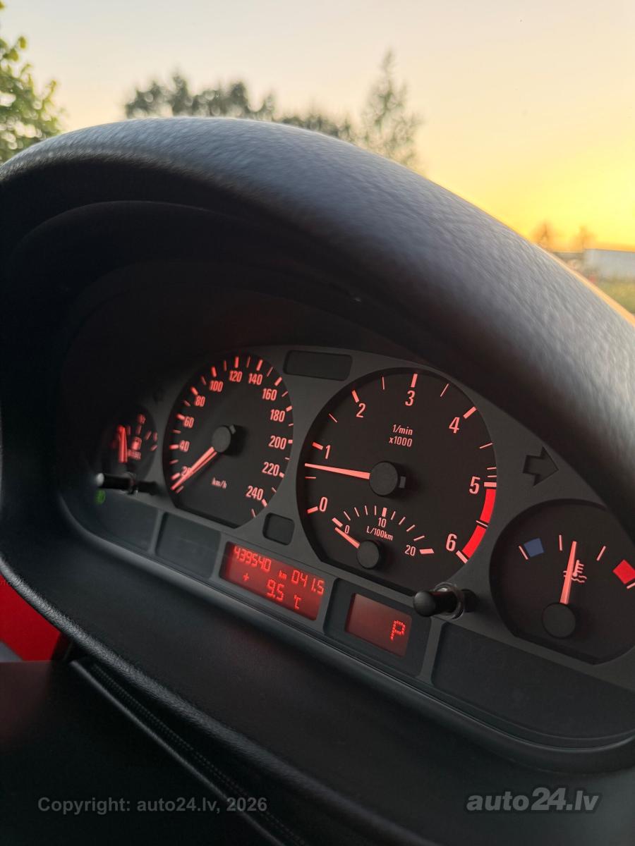 Red BMW 3 Series 2003 in Tallinn, with an engine capacity of 3.00 L and mileage of 439 thousand km for 4200 €, photo 14 on AUTOMOTO.COM.LV