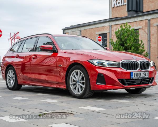 Sarkans BMW 3 Series 2022 Tallina, ar dzinēja tilpumu 2.00 L un nobraukumu 117 tūkst. km par 26990 €, foto 1 vietnē AUTOMOTO.COM.LV