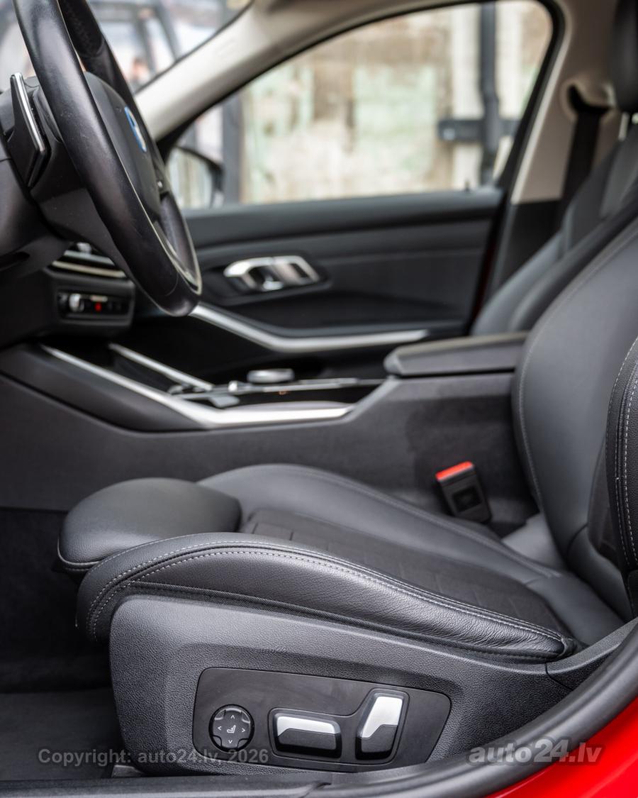 Sarkans BMW 3 Series 2022 Tallina, ar dzinēja tilpumu 2.00 L un nobraukumu 117 tūkst. km par 26990 €, foto 23 vietnē AUTOMOTO.COM.LV