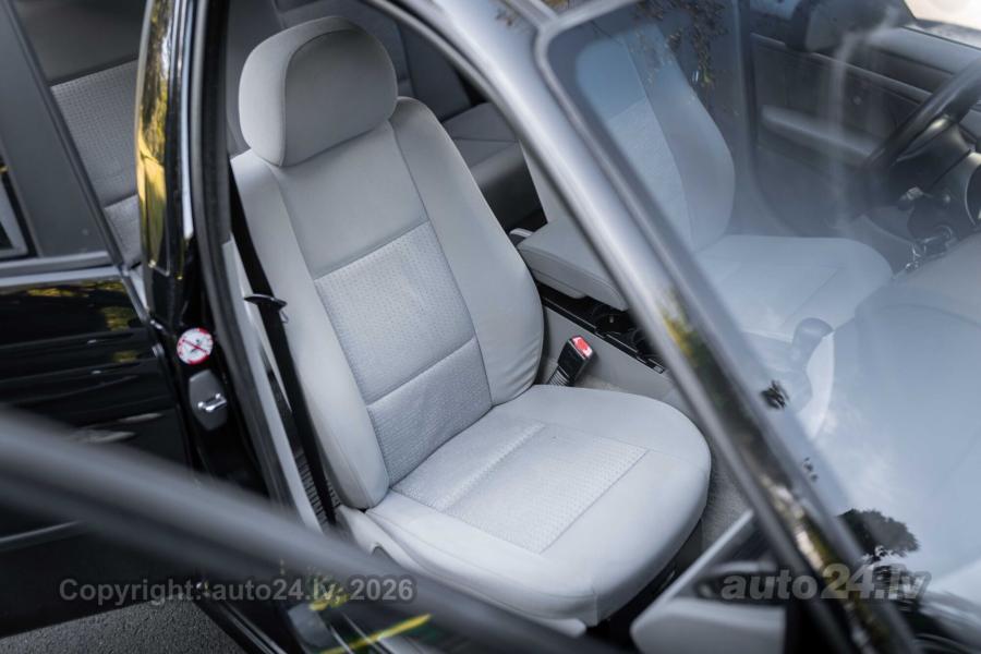 BMW 3 Series 2003 Tallina, ar dzinēja tilpumu 2.00 L un nobraukumu 270 tūkst. km par 1800 €, foto 19 vietnē AUTOMOTO.COM.LV