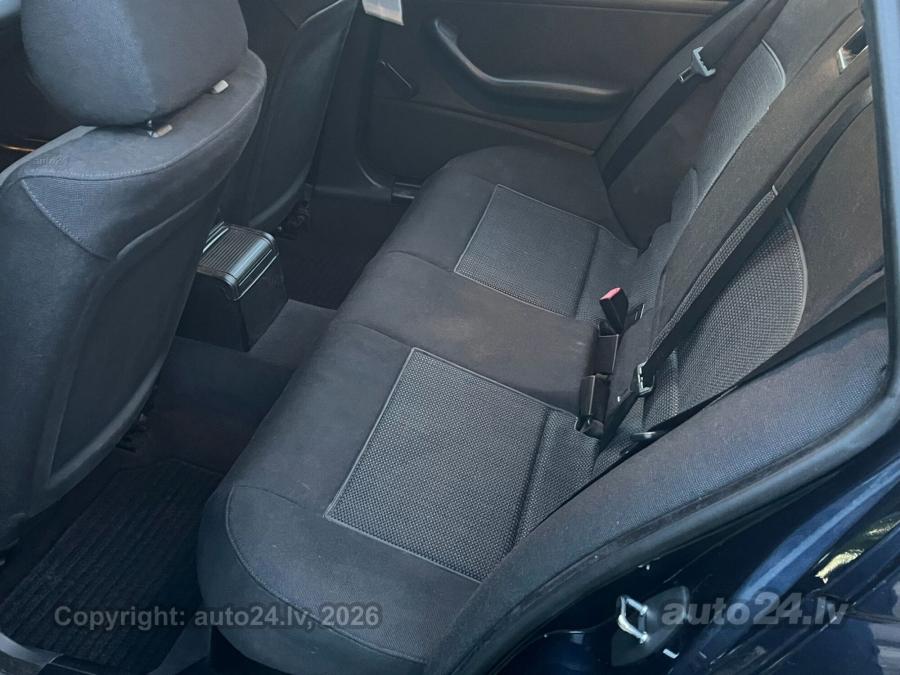 BMW 3 Series 2003 Tallina, ar dzinēja tilpumu 1.00 L un nobraukumu 199 tūkst. km par 2499 €, foto 15 vietnē AUTOMOTO.COM.LV