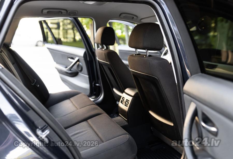 BMW 3 Series 2009 Tallina, ar dzinēja tilpumu 2.00 L un nobraukumu 379 tūkst. km par 3999 €, foto 13 vietnē AUTOMOTO.COM.LV