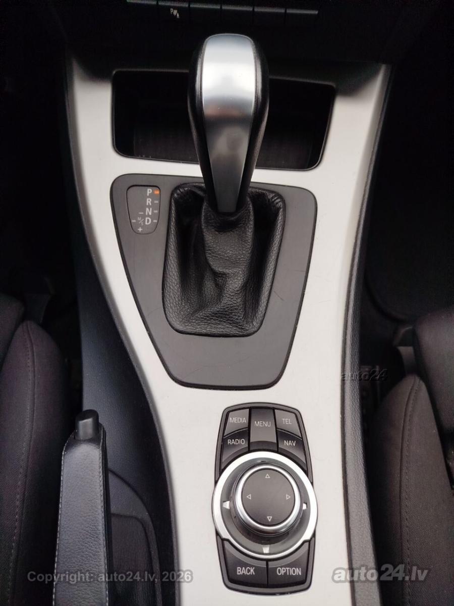 BMW 3 Series 2011 Tallina, ar dzinēja tilpumu 2.00 L un nobraukumu 305 tūkst. km par 6400 €, foto 16 vietnē AUTOMOTO.COM.LV