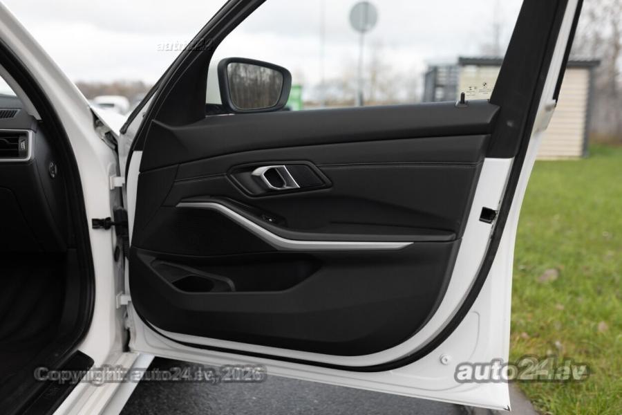 BMW 3 Series 2021 Tallina, ar dzinēja tilpumu 2.00 L un nobraukumu 80 tūkst. km par 22900 €, foto 25 vietnē AUTOMOTO.COM.LV