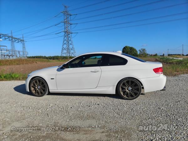 Balts BMW 3 Series 2008 Tallina, ar dzinēja tilpumu 3.00 L un nobraukumu 279 tūkst. km par 11500 €, foto 10 vietnē AUTOMOTO.COM.LV