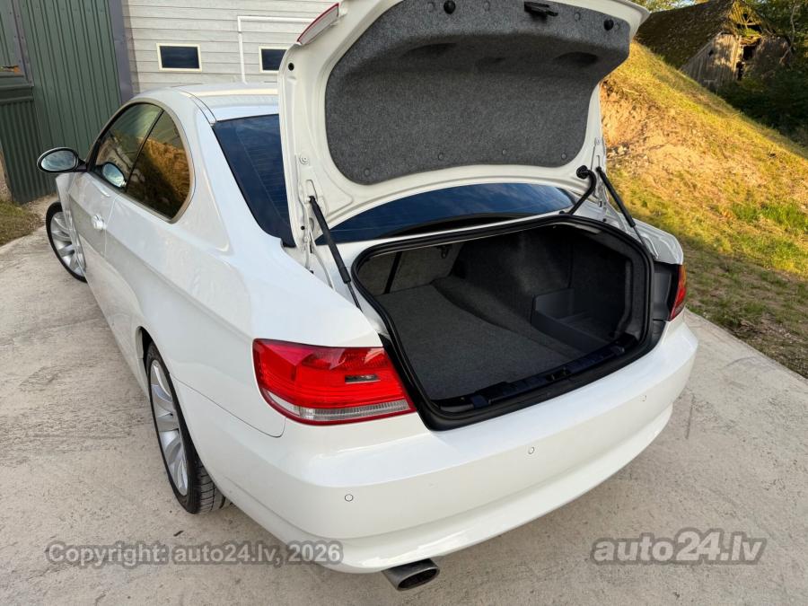 Balts BMW 3 Series 2009 Viljandi, ar dzinēja tilpumu 2.00 L un nobraukumu 275 tūkst. km par 7390 €, foto 25 vietnē AUTOMOTO.COM.LV