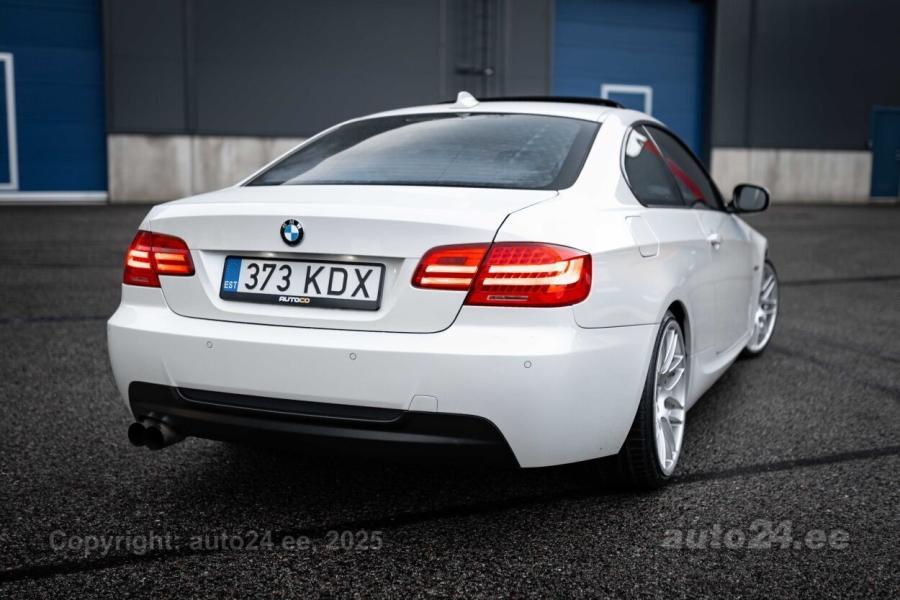 Balts BMW 3 Series 2011 Tallina, ar dzinēja tilpumu 3.00 L un nobraukumu 259 tūkst. km par 9800 €, foto 7 vietnē AUTOMOTO.COM.LV