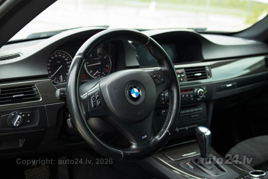White BMW 3 Series 2013 in Tallinn, with an engine capacity of 2.00 L and mileage of 211 thousand km for 14900 €, photo 15 on AUTOMOTO.COM.LV