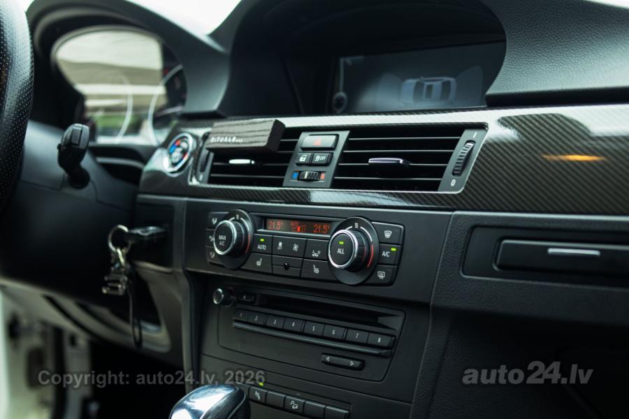 White BMW 3 Series 2013 in Tallinn, with an engine capacity of 2.00 L and mileage of 211 thousand km for 14900 €, photo 16 on AUTOMOTO.COM.LV