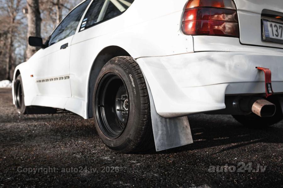 White BMW 3 Series 1994 in Tallinn, with an engine capacity of 3.00 L and mileage of 0 thousand km for 7900 €, photo 8 on AUTOMOTO.COM.LV