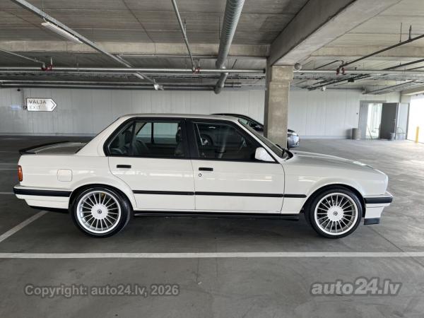 White BMW 3 Series 1989 in Tallinn, with an engine capacity of 1.80 L and mileage of 209 thousand km for 18900 €, photo 1 on AUTOMOTO.COM.LV
