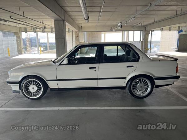 White BMW 3 Series 1989 in Tallinn, with an engine capacity of 1.80 L and mileage of 209 thousand km for 18900 €, photo 2 on AUTOMOTO.COM.LV