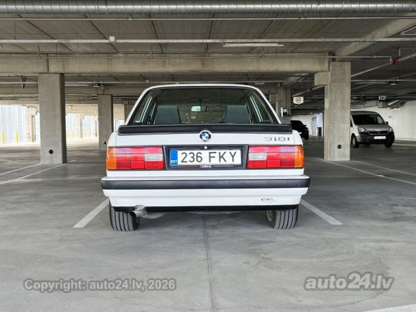 White BMW 3 Series 1989 in Tallinn, with an engine capacity of 1.80 L and mileage of 209 thousand km for 18900 €, photo 5 on AUTOMOTO.COM.LV