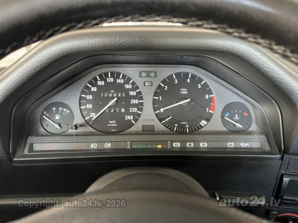 Balts BMW 3 Series 1989 Tallina, ar dzinēja tilpumu 1.80 L un nobraukumu 209 tūkst. km par 18900 €, foto 11 vietnē AUTOMOTO.COM.LV