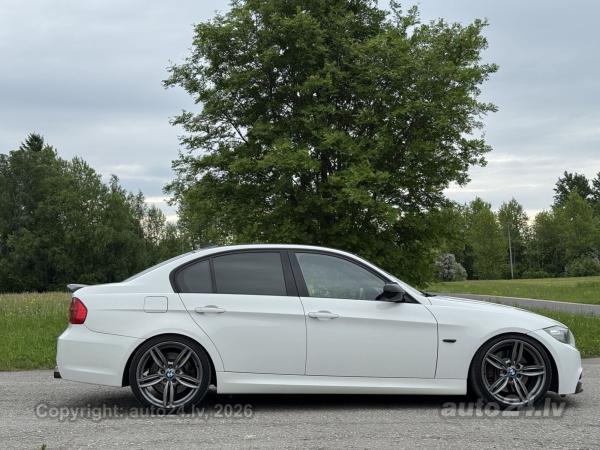 White BMW 3 Series 2008 in Rapla, with an engine capacity of 3.00 L and mileage of 268 thousand km for 12500 €, photo 3 on AUTOMOTO.COM.LV