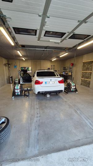 White BMW 3 Series 2011 in Tallinn, with an engine capacity of 2.99 L and mileage of 345 thousand km for 12500 €, photo 24 on AUTOMOTO.COM.LV