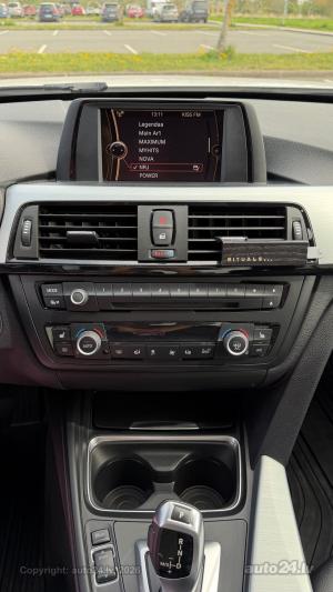 Balts BMW 3 Series 2013 Tallina, ar dzinēja tilpumu 1.60 L un nobraukumu 179 tūkst. km par 14000 €, foto 15 vietnē AUTOMOTO.COM.LV