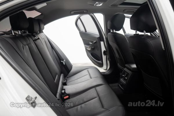 Balts BMW 3 Series 2013 Tallina, ar dzinēja tilpumu 2.00 L un nobraukumu 169 tūkst. km par 12999 €, foto 10 vietnē AUTOMOTO.COM.LV