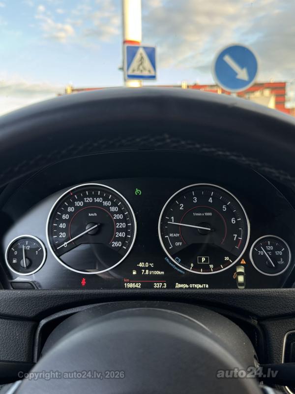 White BMW 3 Series 2015 in Tallinn, with an engine capacity of 2.00 L and mileage of 21 thousand km for 9799 €, photo 4 on AUTOMOTO.COM.LV