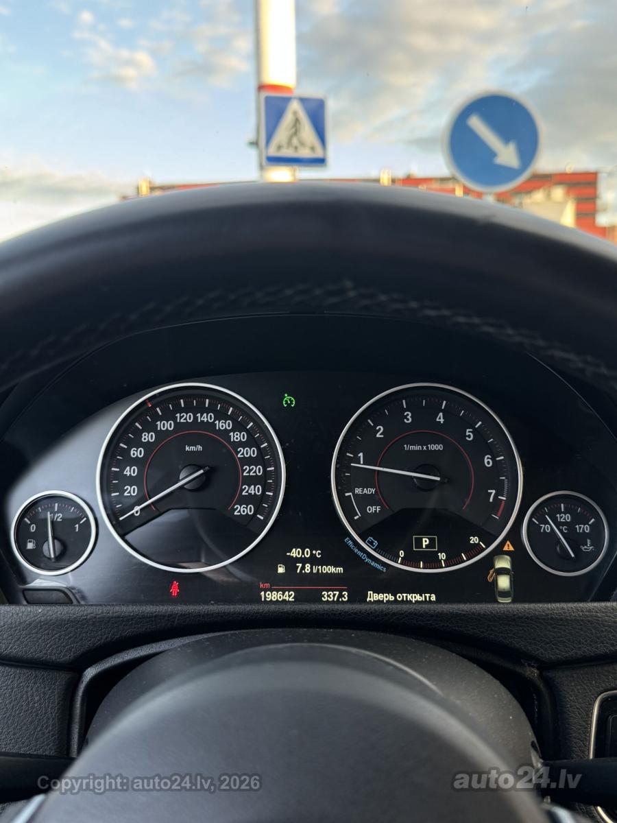 Balts BMW 3 Series 2015 Tallina, ar dzinēja tilpumu 2.00 L un nobraukumu 21 tūkst. km par 9799 €, foto 5 vietnē AUTOMOTO.COM.LV