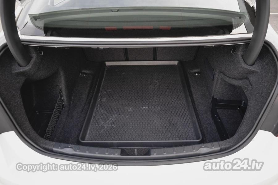 White BMW 3 Series 2016 in Tartu, with an engine capacity of 1.50 L and mileage of 66 thousand km for 17900 €, photo 24 on AUTOMOTO.COM.LV