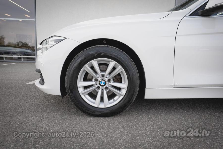 White BMW 3 Series 2016 in Tartu, with an engine capacity of 1.50 L and mileage of 66 thousand km for 17900 €, photo 25 on AUTOMOTO.COM.LV