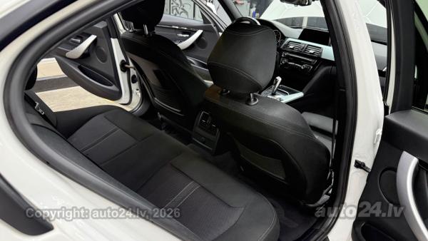 BMW 3 Series 2016 in Tallinn on AUTOMOTO.COM.LV White BMW 3 Series 2016 in Tallinn, with an engine capacity of 2.00 L and mileage of 165 thousand km for 12900 €, photo 11 on AUTOMOTO.COM.LV