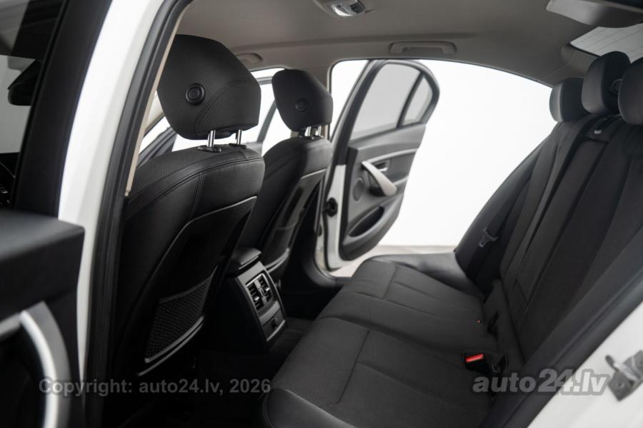 White BMW 3 Series 2016 in Tallinn, with an engine capacity of 2.00 L and mileage of 185 thousand km for 13999 €, photo 10 on AUTOMOTO.COM.LV