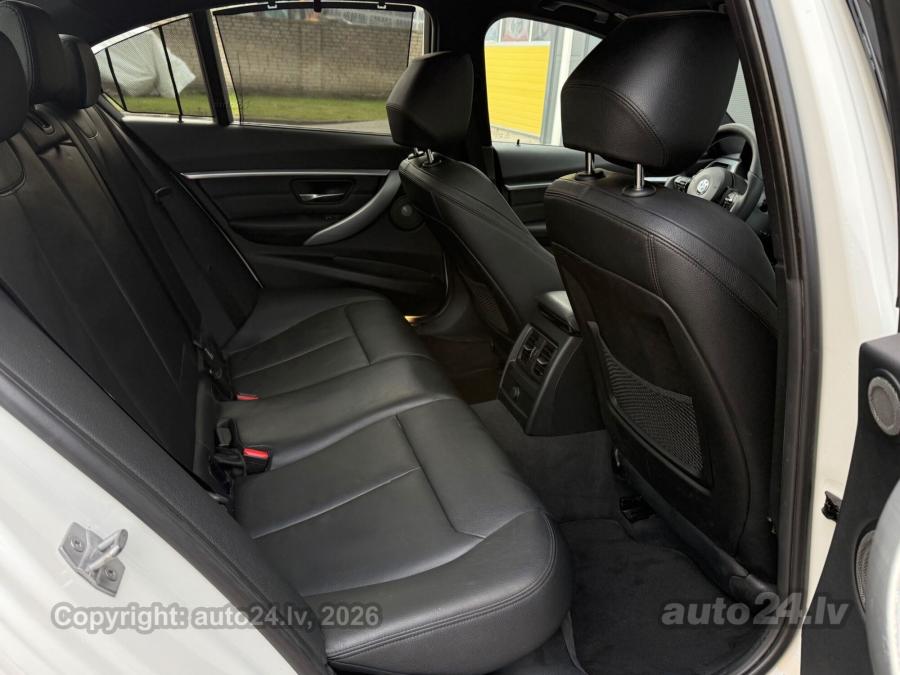 White BMW 3 Series 2016 in Tallinn, with an engine capacity of 2.00 L and mileage of 156 thousand km for 15490 €, photo 11 on AUTOMOTO.COM.LV