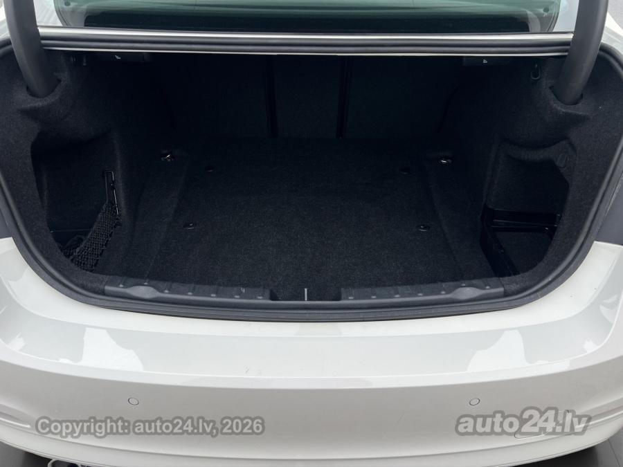 Balts BMW 3 Series 2017 Tallina, ar dzinēja tilpumu 2.00 L un nobraukumu 178 tūkst. km par 13500 €, foto 14 vietnē AUTOMOTO.COM.LV