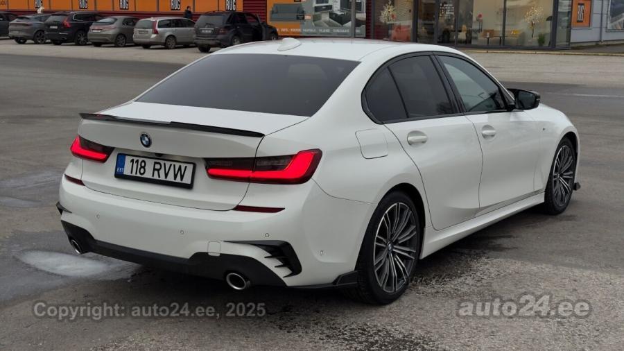 Balts BMW 3 Series 2018 Pērnava, ar dzinēja tilpumu 2.00 L un nobraukumu 135 tūkst. km par 30500 €, foto 3 vietnē AUTOMOTO.COM.LV