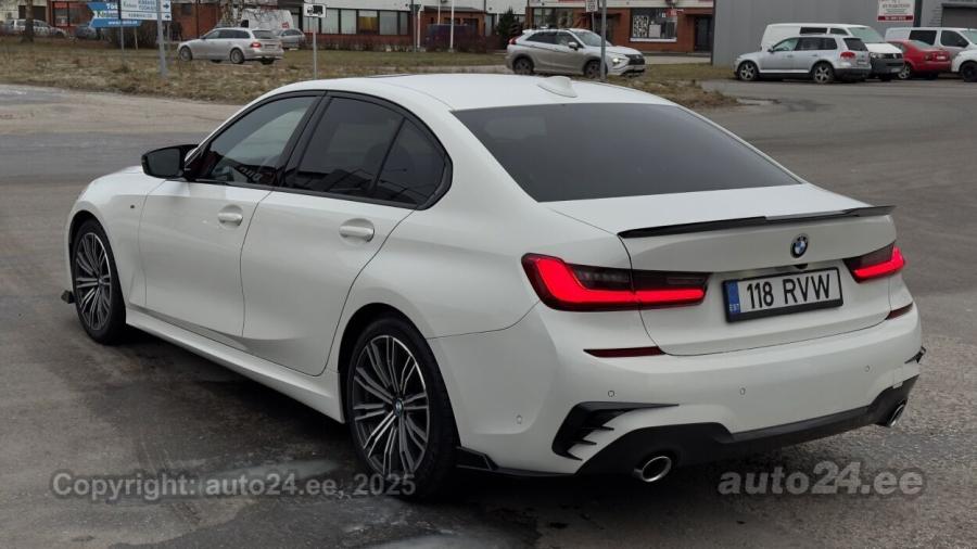 Balts BMW 3 Series 2018 Pērnava, ar dzinēja tilpumu 2.00 L un nobraukumu 135 tūkst. km par 30500 €, foto 4 vietnē AUTOMOTO.COM.LV