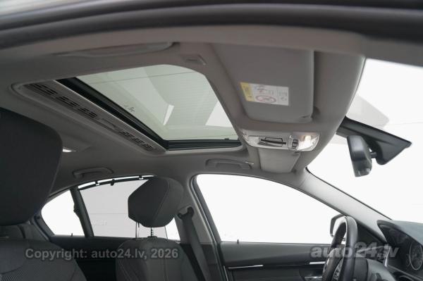 White BMW 3 Series 2018 in Tallinn, with an engine capacity of 2.00 L and mileage of 227 thousand km for 13990 €, photo 9 on AUTOMOTO.COM.LV