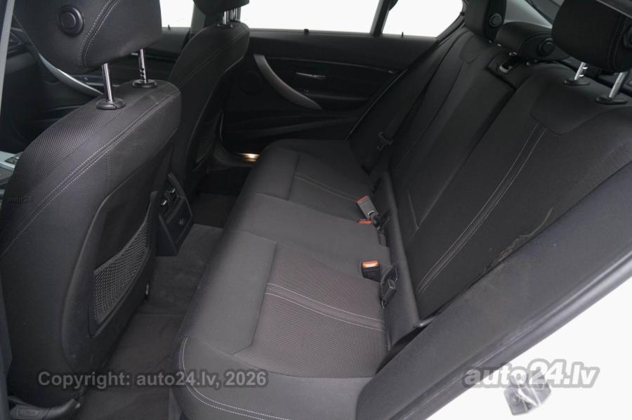 White BMW 3 Series 2018 in Tallinn, with an engine capacity of 2.00 L and mileage of 227 thousand km for 13990 €, photo 12 on AUTOMOTO.COM.LV