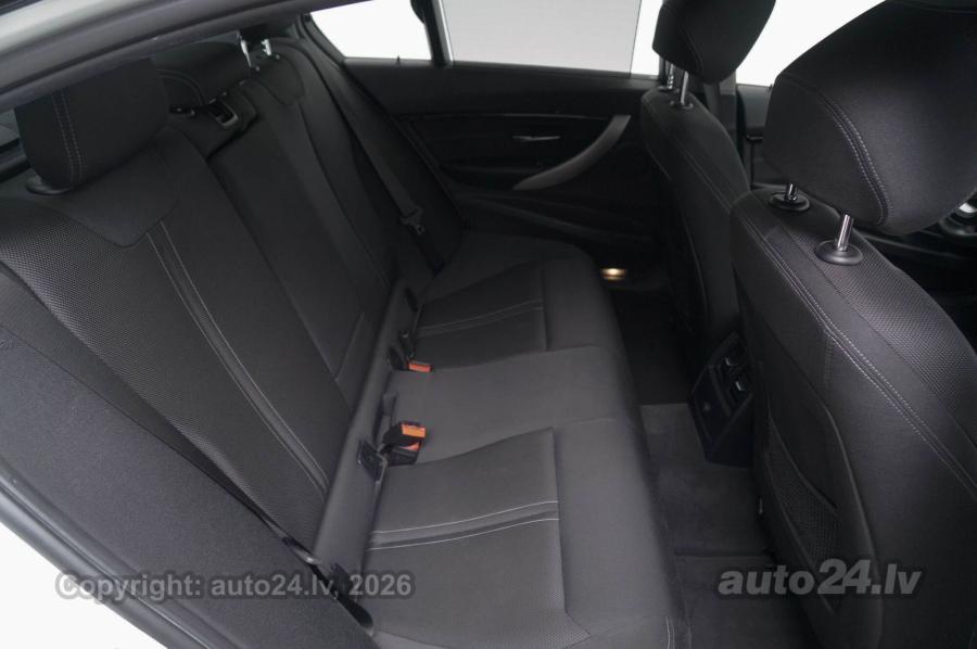 White BMW 3 Series 2018 in Tallinn, with an engine capacity of 2.00 L and mileage of 227 thousand km for 13990 €, photo 14 on AUTOMOTO.COM.LV