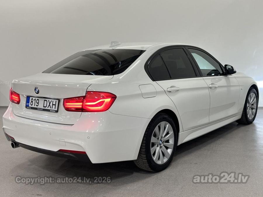 Balts BMW 3 Series 2019 Tallina, ar dzinēja tilpumu 1.50 L un nobraukumu 132 tūkst. km par 17400 €, foto 29 vietnē AUTOMOTO.COM.LV