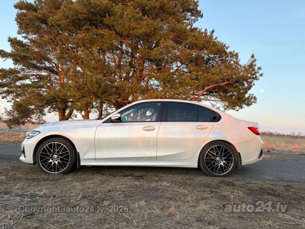 White BMW 3 Series 2019 in Parnu, with an engine capacity of 2.00 L and mileage of 100 thousand km for 25500 €, photo 4 on AUTOMOTO.COM.LV