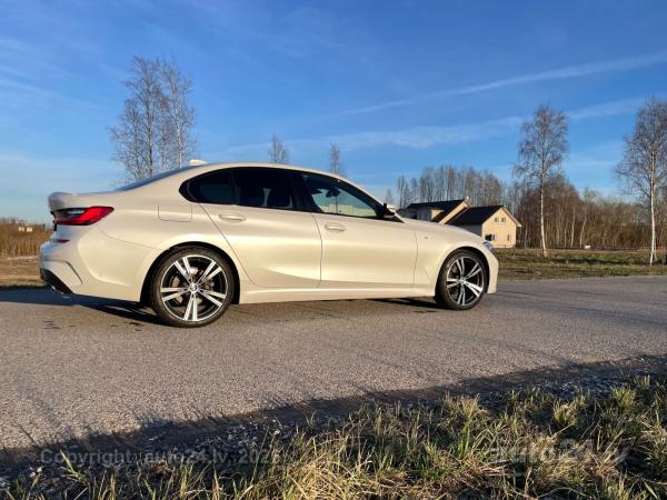 White BMW 3 Series 2019 in Tartu, with an engine capacity of 2.00 L and mileage of 117 thousand km for 34999 €, photo 3 on AUTOMOTO.COM.LV