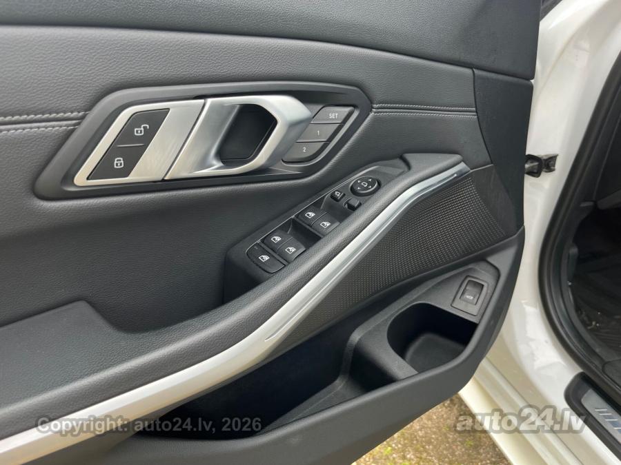 Balts BMW 3 Series 2019 Tiri, ar dzinēja tilpumu 2.00 L un nobraukumu 118 tūkst. km par 31900 €, foto 13 vietnē AUTOMOTO.COM.LV