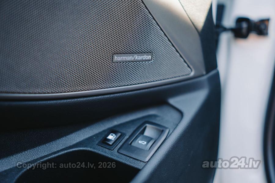 Balts BMW 3 Series 2020 Tallina, ar dzinēja tilpumu 2.00 L un nobraukumu 59 tūkst. km par 27900 €, foto 12 vietnē AUTOMOTO.COM.LV