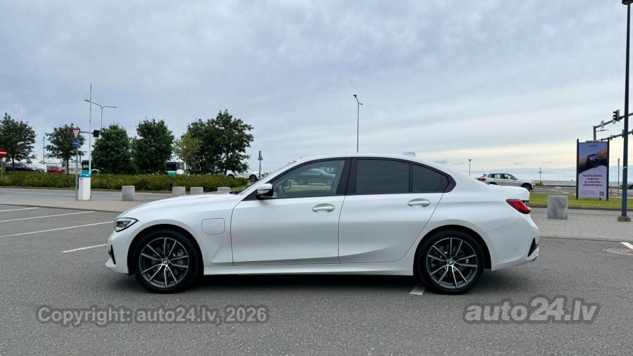 Balts BMW 3 Series 2020 Tallina, ar dzinēja tilpumu 2.00 L un nobraukumu 120 tūkst. km par 25000 €, foto 3 vietnē AUTOMOTO.COM.LV