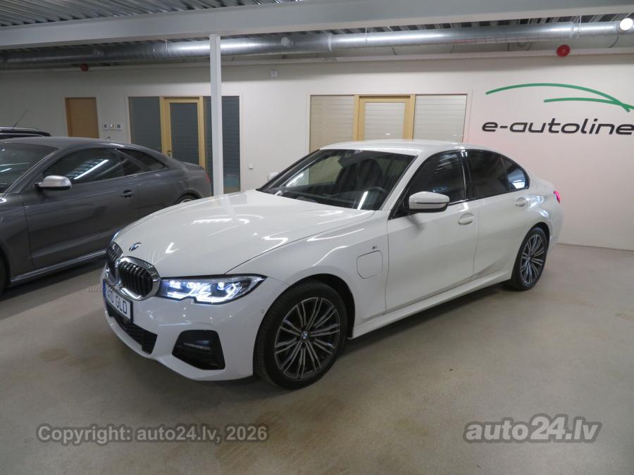 White BMW 3 Series 2021 in Tallinn, with an engine capacity of 2.00 L and mileage of 89 thousand km for 28900 €, photo 1 on AUTOMOTO.COM.LV