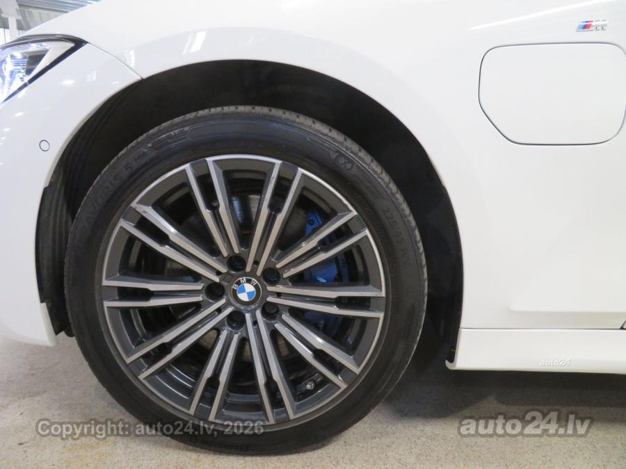 White BMW 3 Series 2021 in Tallinn, with an engine capacity of 2.00 L and mileage of 89 thousand km for 28900 €, photo 14 on AUTOMOTO.COM.LV