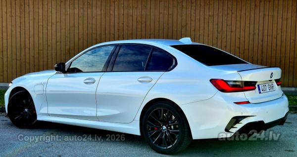 White BMW 3 Series 2021 in Tallinn, with an engine capacity of 2.00 L and mileage of 115 thousand km for 29800 €, photo 6 on AUTOMOTO.COM.LV