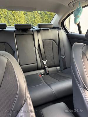 Balts BMW 3 Series 2021 Tallina, ar dzinēja tilpumu 2.00 L un nobraukumu 113 tūkst. km par 27900 €, foto 12 vietnē AUTOMOTO.COM.LV