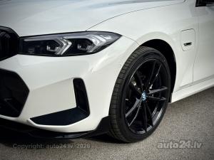 White BMW 3 Series 2023 in Tallinn, with an engine capacity of 2.00 L and mileage of 75 thousand km for 37800 €, photo 24 on AUTOMOTO.COM.LV