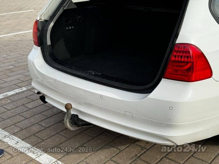 White BMW 3 Series 2009 in Tallinn, with an engine capacity of 2.00 L and mileage of 407 thousand km for 3850 €, photo 6 on AUTOMOTO.COM.LV