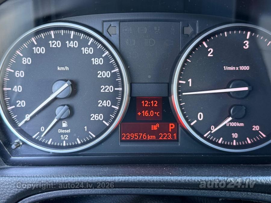 White BMW 3 Series 2009 in Tallinn, with an engine capacity of 2.00 L and mileage of 240 thousand km for 6290 €, photo 18 on AUTOMOTO.COM.LV