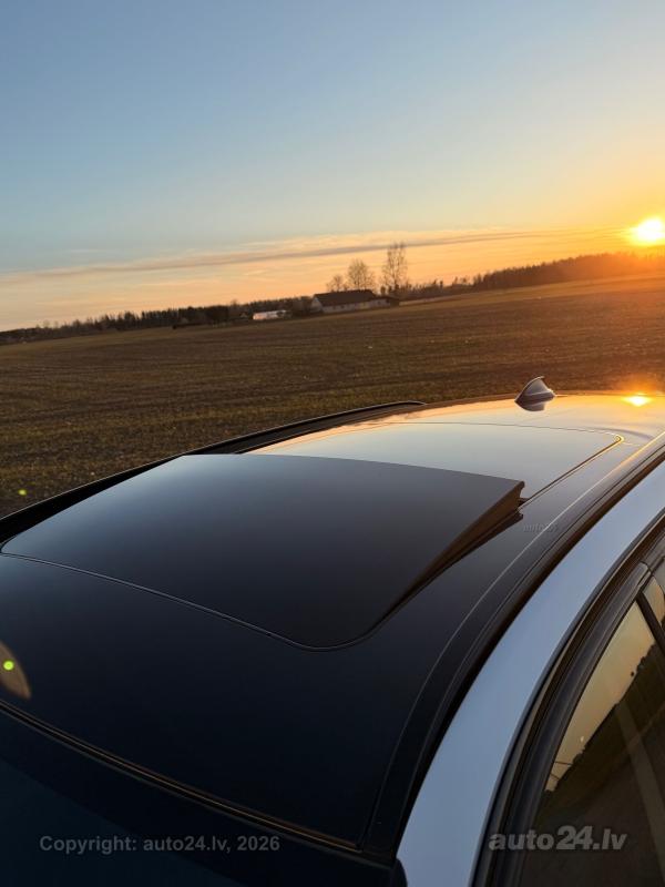 White BMW 3 Series 2013 in Tallinn, with an engine capacity of 3.00 L and mileage of 291 thousand km for 13500 €, photo 9 on AUTOMOTO.COM.LV